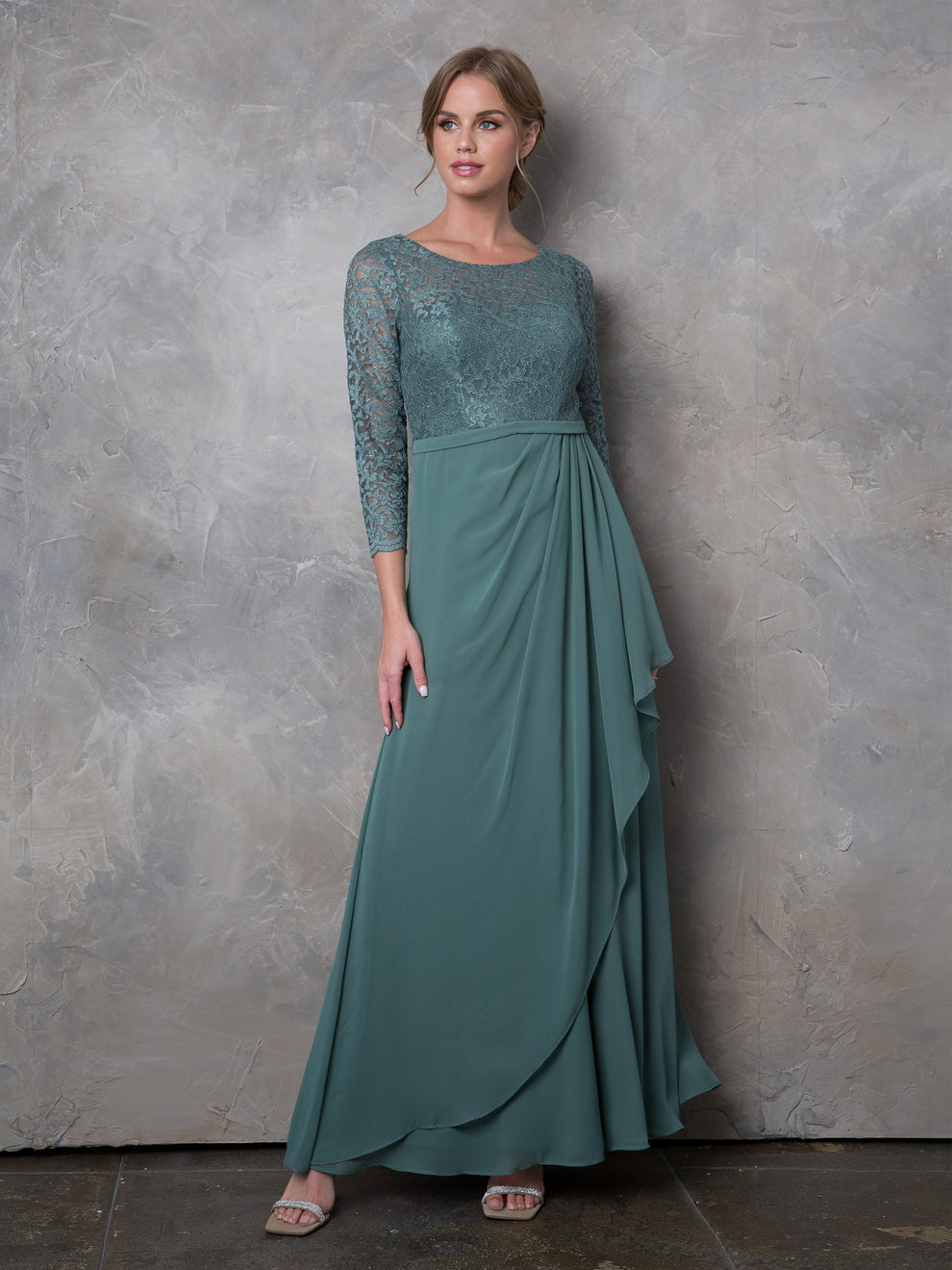 Party dress with long lace sleeves – TP Kjoler
